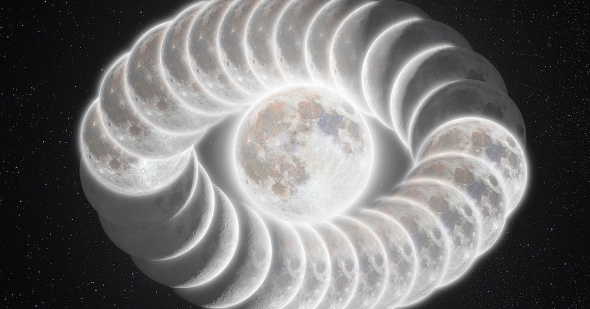 Photographer Creates GIF of Moon Movement Using 2 Million Photos ...