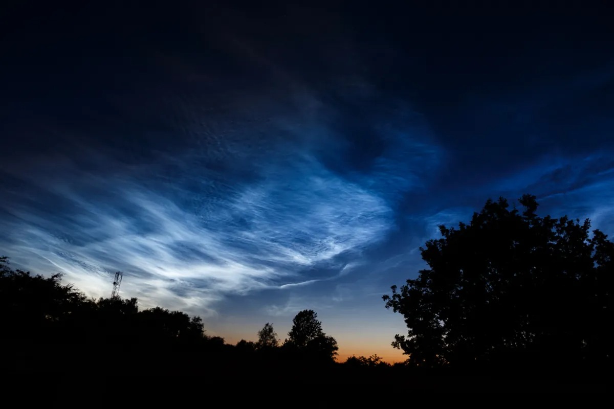 This Summer, keep an Eye Out For Noctilucent clouds; they’re the best ...