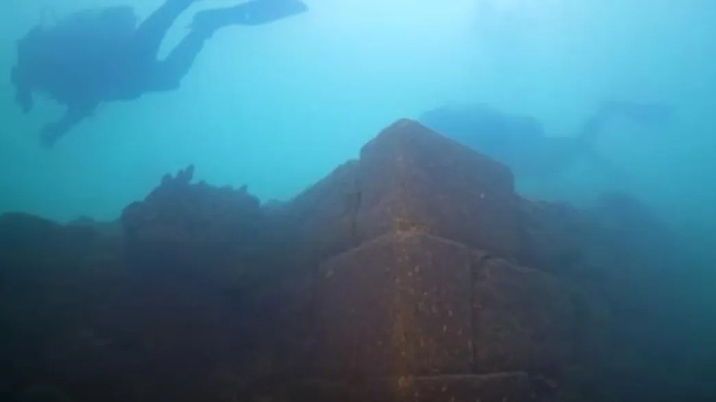 A Mysterious 3 000 Year Old Castle Has Been Discovered Hidden In A a-mysterious-3-000-year-old-castle-has-been-discovered-hidden-in-a