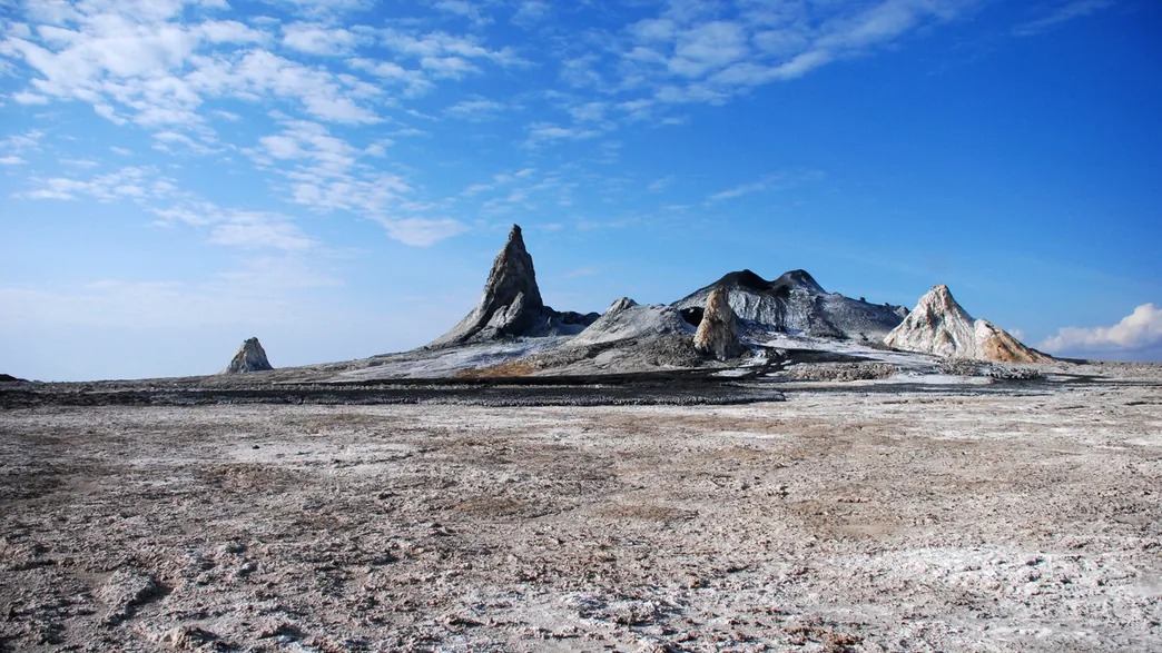 The Lava From This Volcano Is So Cold That You Can Fall In And Survive ...