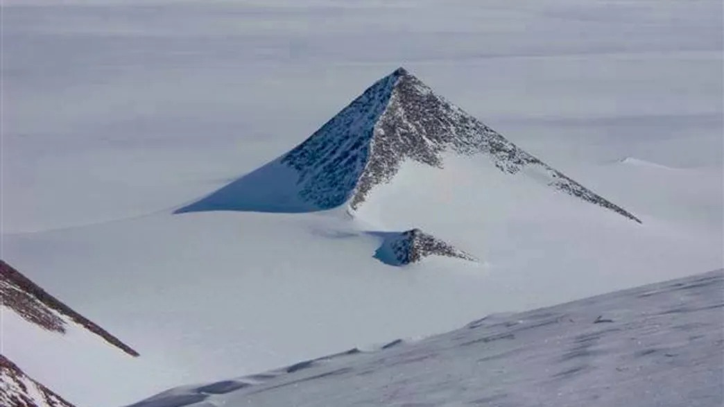 The Truth About The Mysterious “Pyramid” Discovered In Antarctica ...