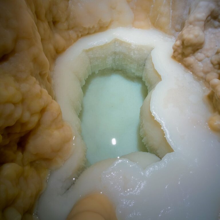 Fantastic ‘Virgin’ Pool Never Seen by Humans Found Deep in New Mexico ...