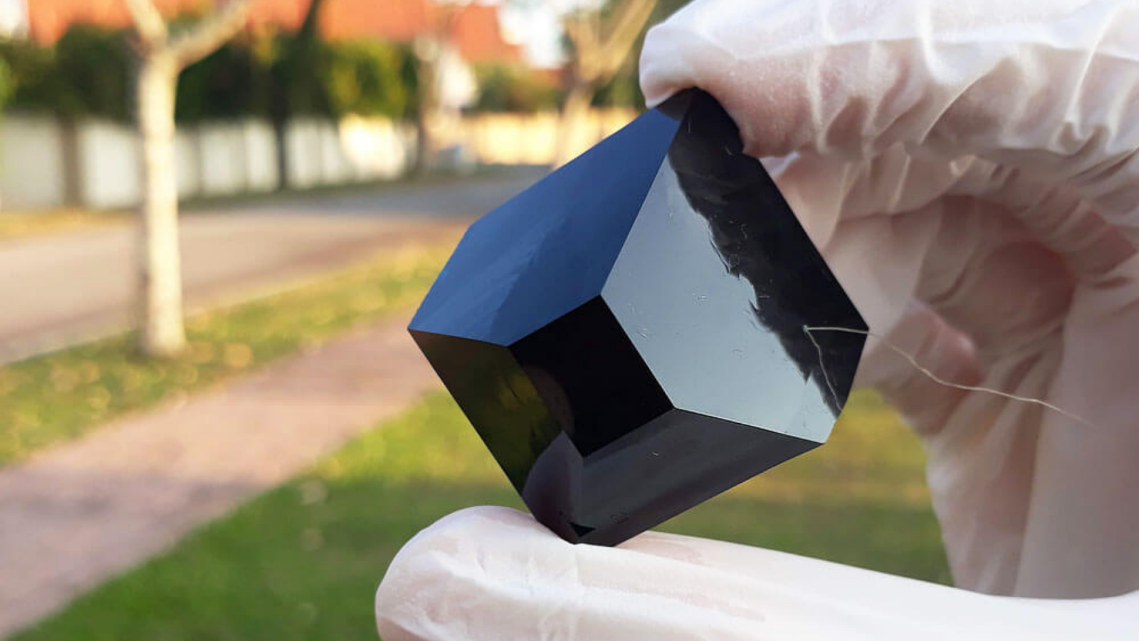 Student Grows Stunning Crystal Using Everyday Items Found at Home ...