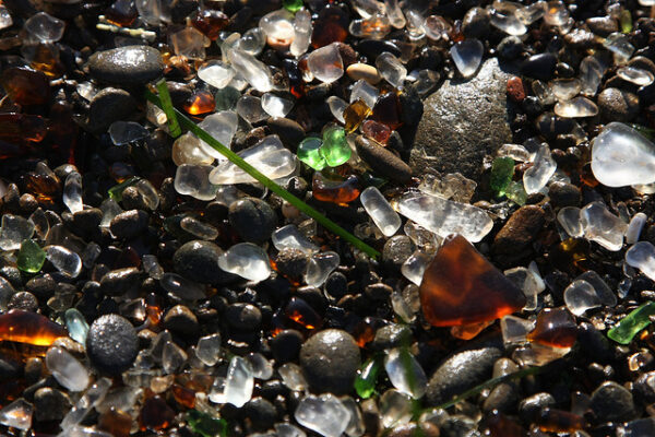 The Unforgettable Beauty of Ussuri Bay's Glass Beach - Hasan Jasim