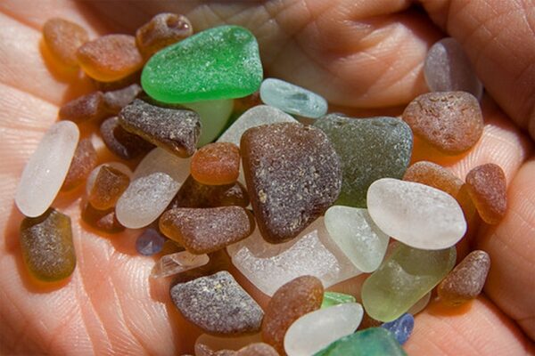 The Unforgettable Beauty of Ussuri Bay's Glass Beach - Hasan Jasim