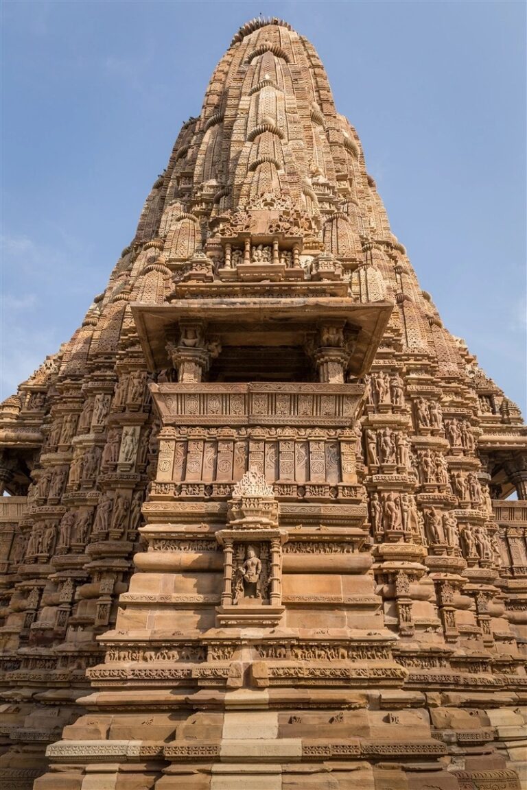 The Kandariya Mahadeva Temple: A Masterpiece of Indian Architecture and ...