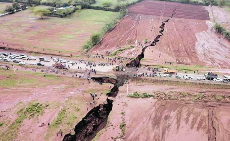 Africa’s Splitting: New Ocean Forms as Land Masses Drift Apart - Hasan ...