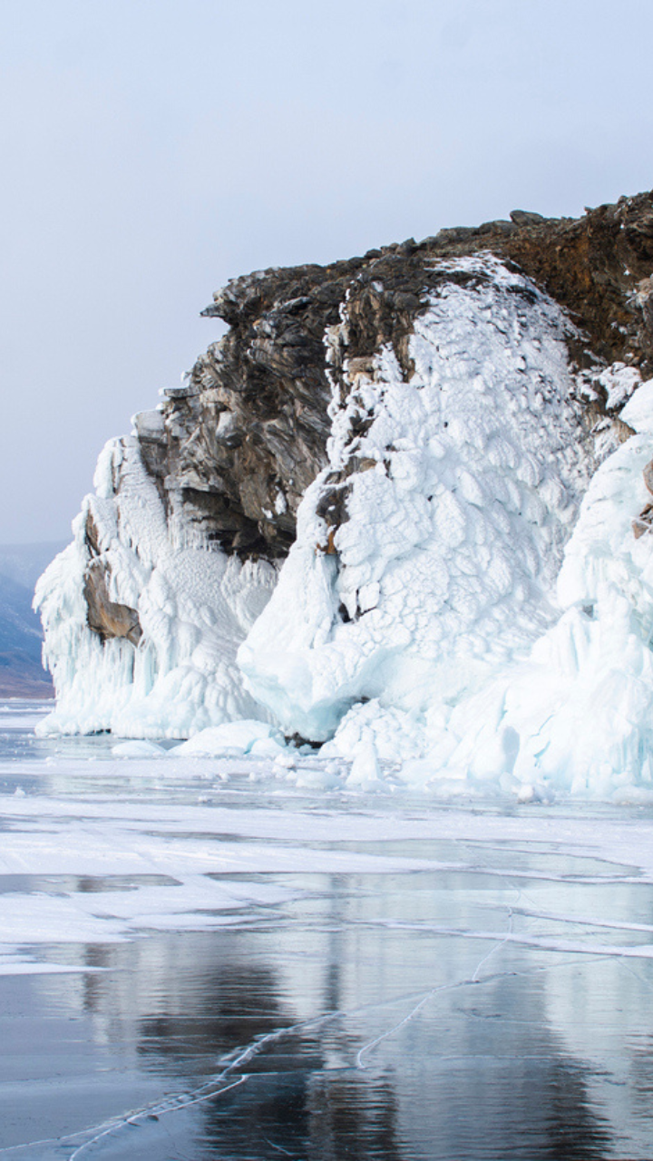 Scientists Revive 'Zombie Virus' Which Was Frozen Under Permafrost For ...