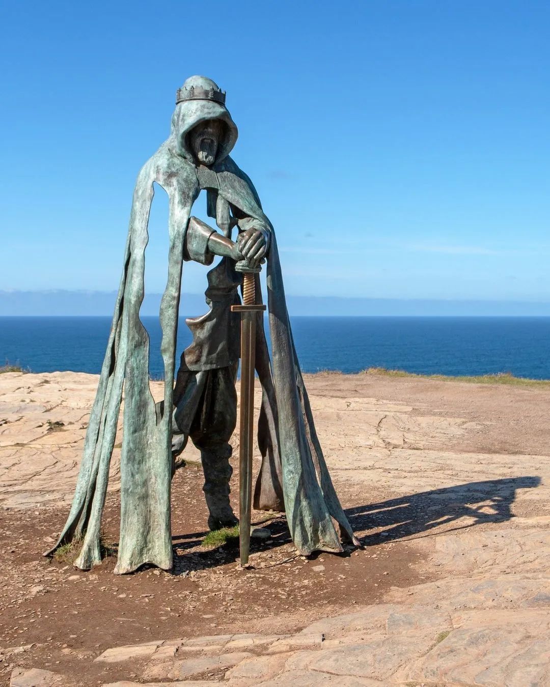 The King Arthur Statue: A Symbol of Power and Legend - Hasan Jasim