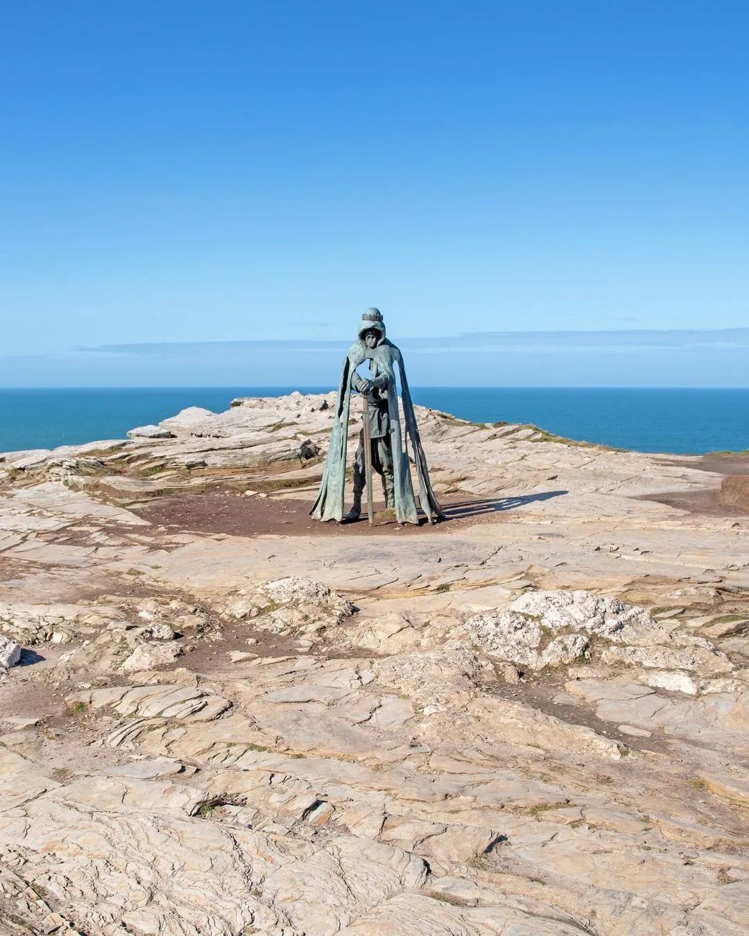 The King Arthur Statue: A Symbol of Power and Legend - Hasan Jasim