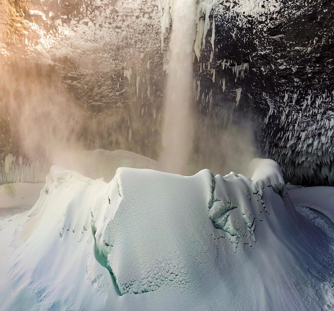 This Breathtaking Canadian Waterfall Creates a Massive Ice Cone During ...