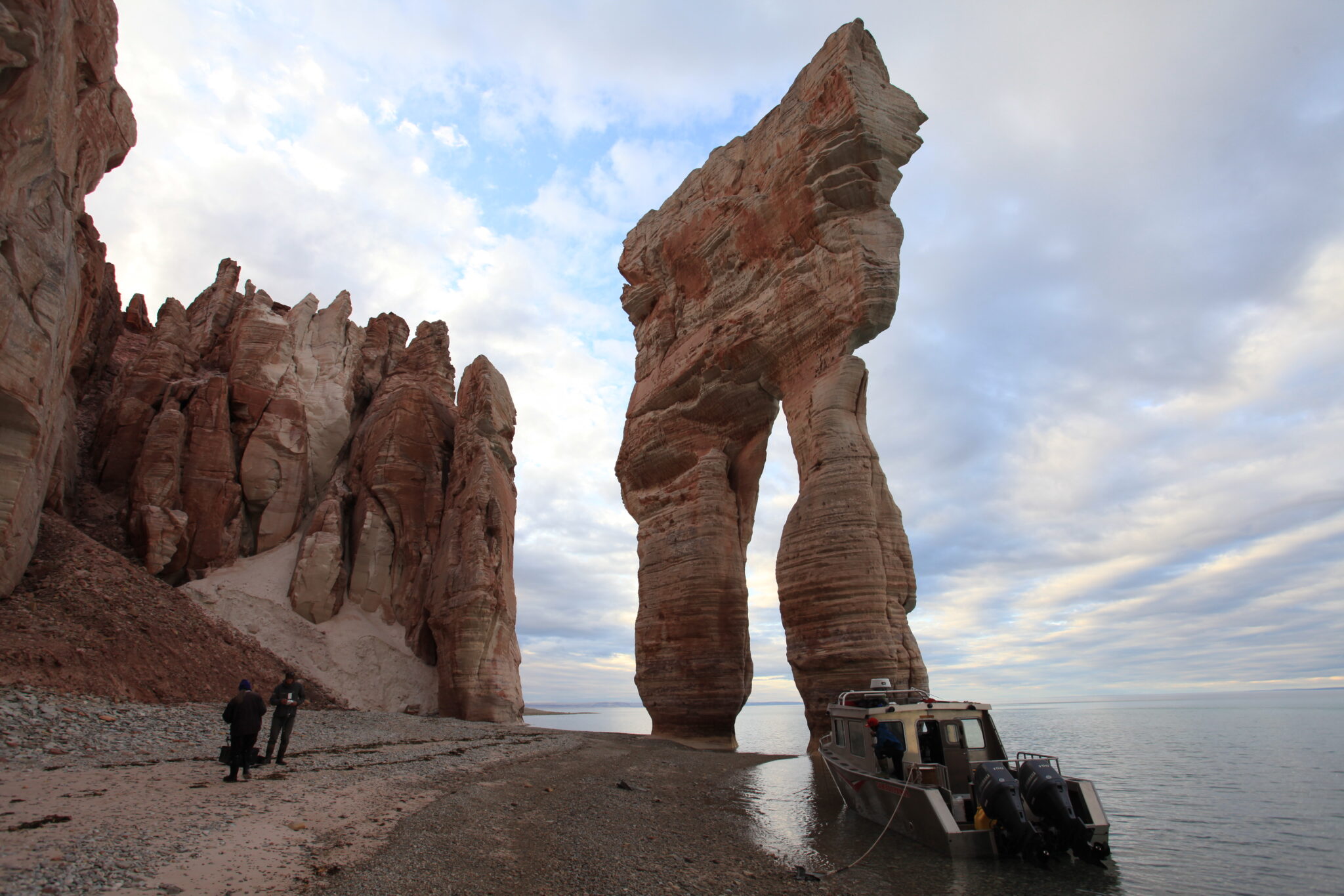 Unveiling the Mystery of the 'Pants' Arch in Canada's Arctic - Hasan Jasim