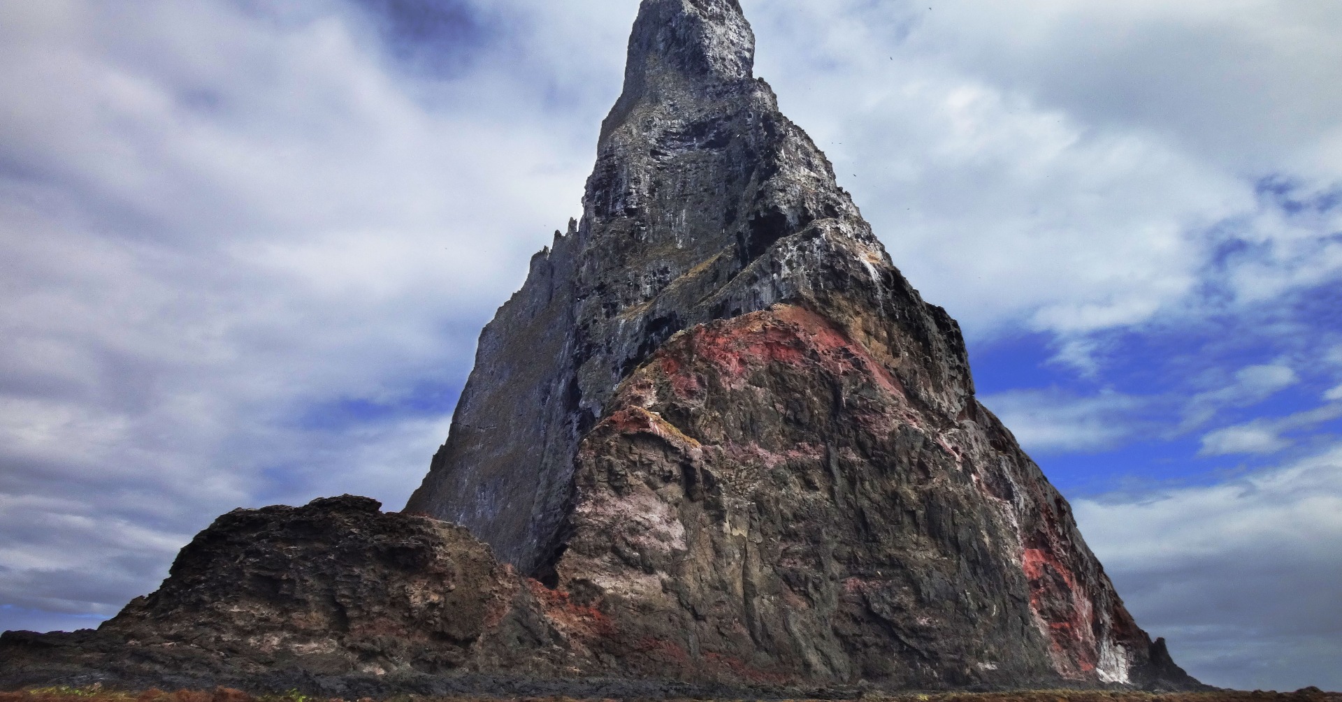 Ball’s Pyramid: A Real-Life Fantasy Novel Setting - Hasan Jasim