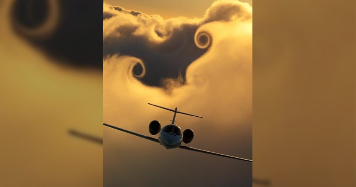 Capturing the Mesmerizing Dance of Wingtip Vortices: A Photographic ...