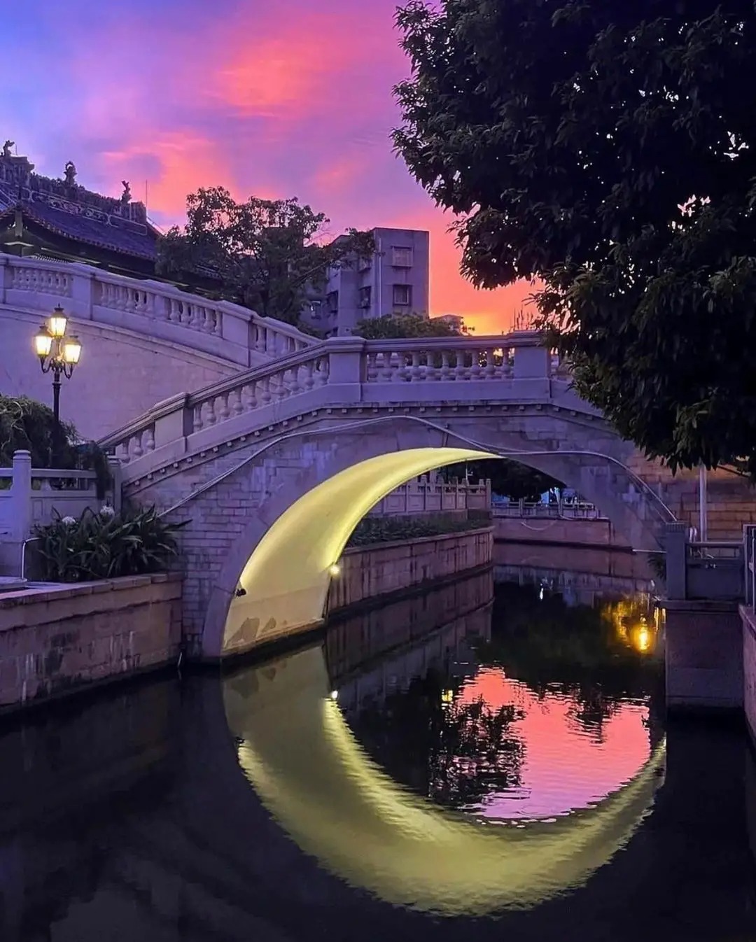 Exploring the Enchanting Crescent Moon Bridge in Yongqing Fang ...