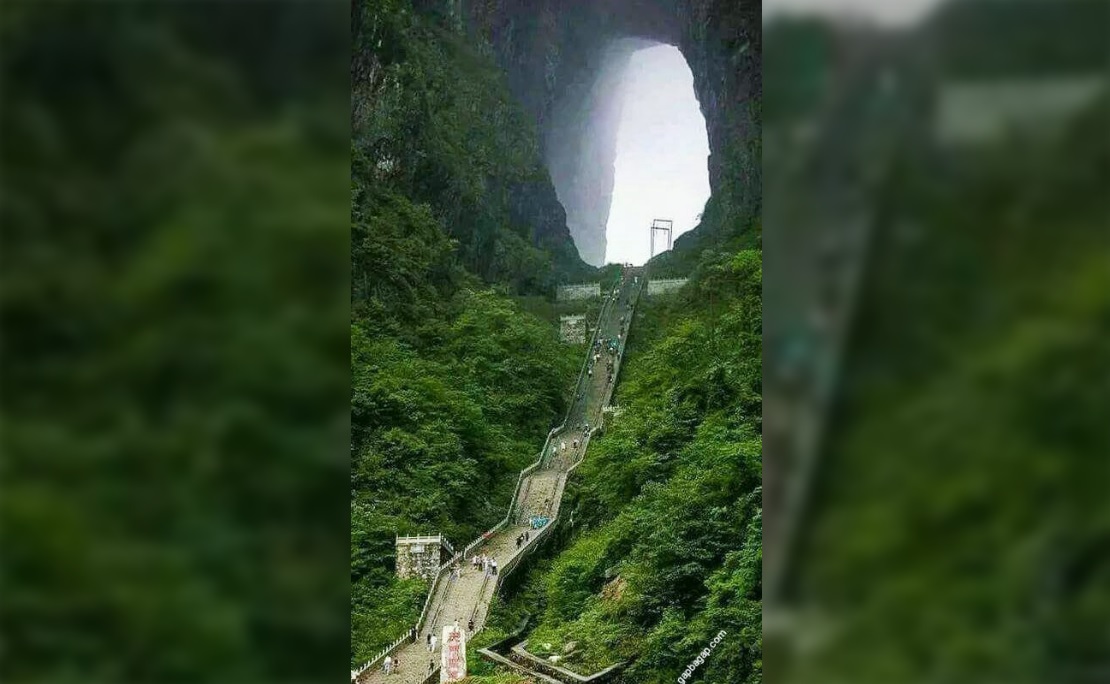 There’s an Actual Stairway to Heaven — With 999 Steps — in China ...