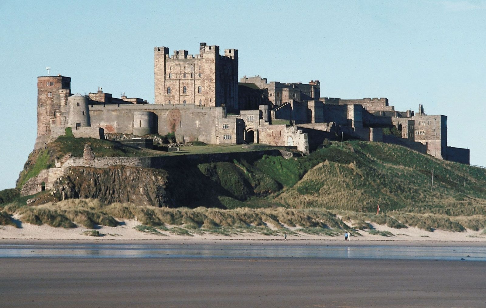 Bamburgh Castle: A Stalwart Sentinel Along England’s Coastal Majesty ...
