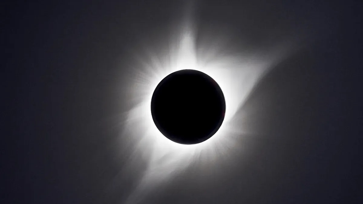 Warning: Emergency Officials In Texas Warn Schools Should Close For The Eclipse - Hasan Jasim