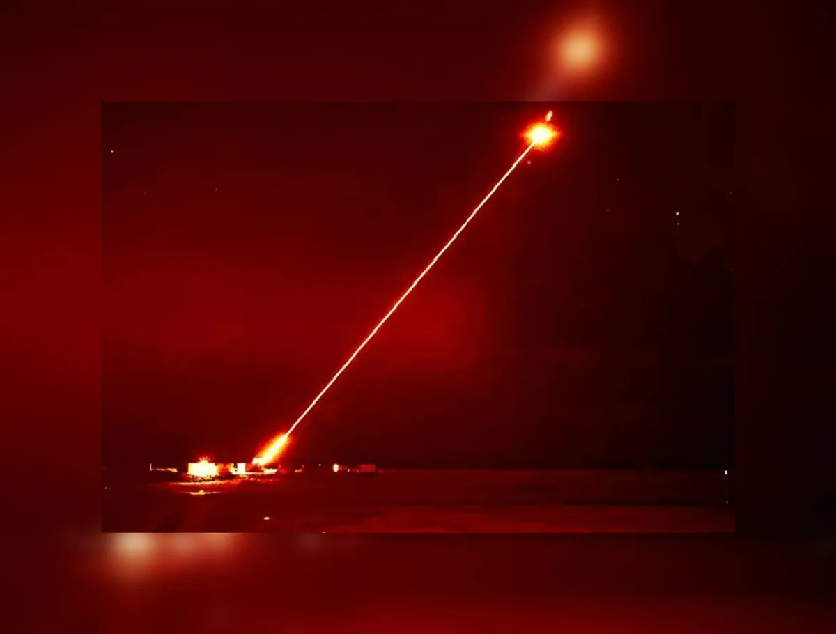 Watch Declassified Video Of The UK’s DragonFire Laser Zapping An Aerial ...
