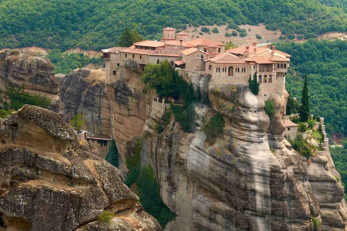 Monks Built ‘Floating’ Cliff Monasteries on Rock Pillars in the Clouds ...