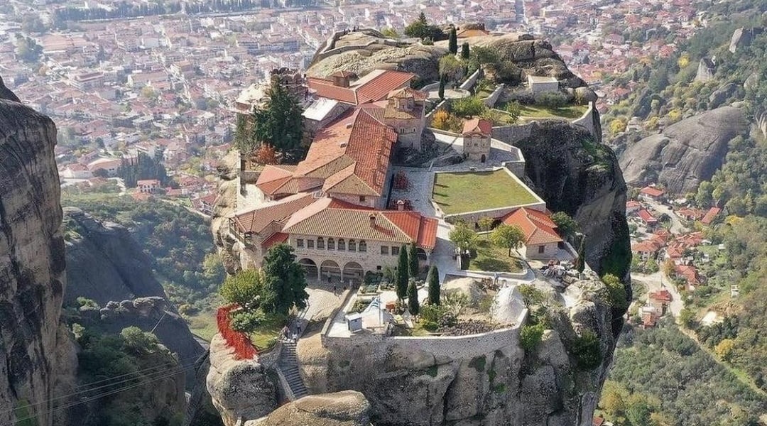 Monks Built ‘Floating’ Cliff Monasteries on Rock Pillars in the Clouds ...
