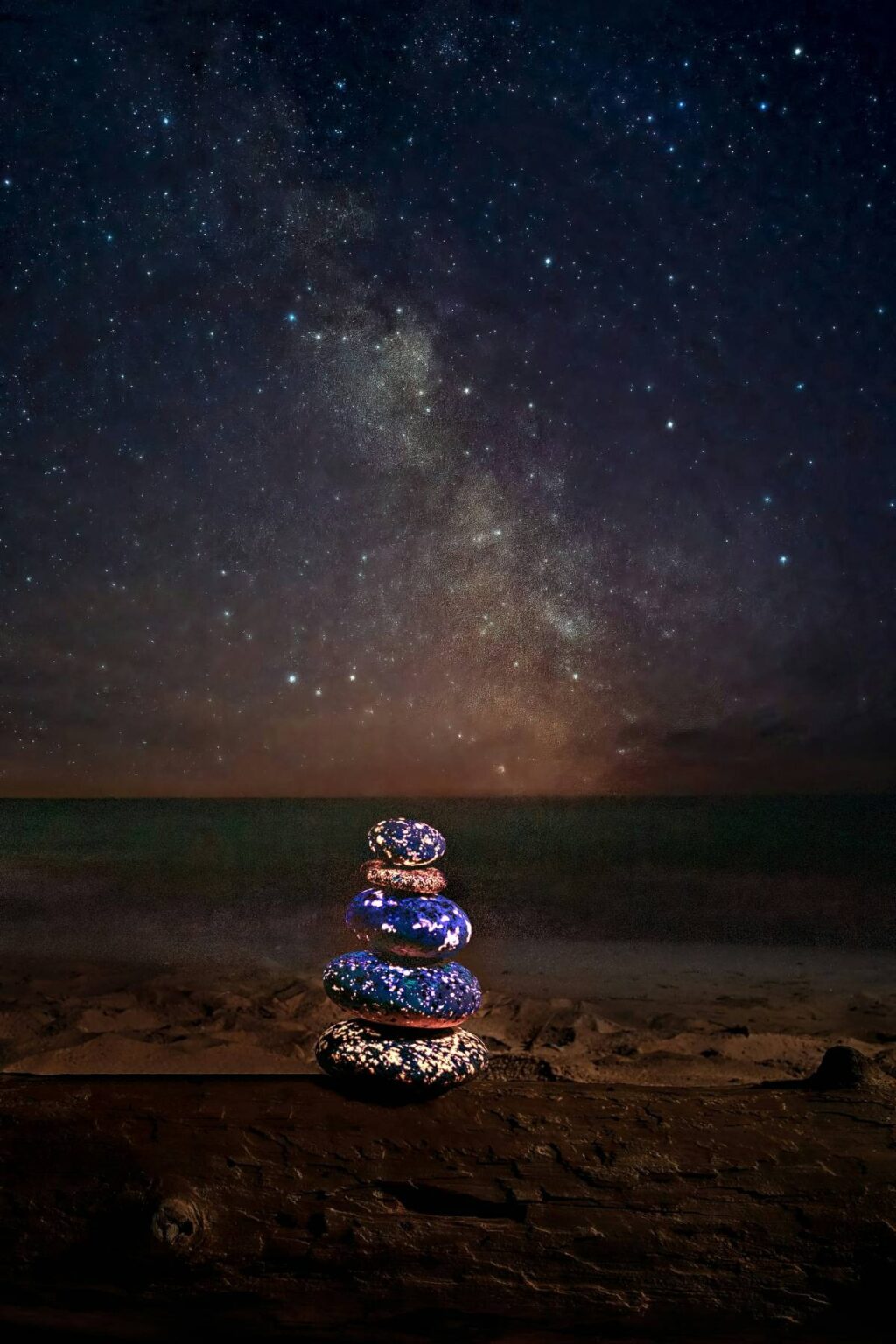These Stunning Glowing Rocks Called Yooperlites Were Only Recently ...