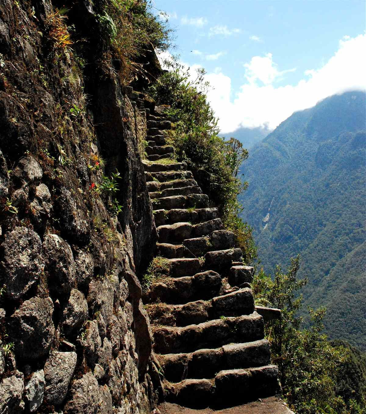 The Stairs of Death in Peru’s Huayna Picchu Are Not for the Faint ...