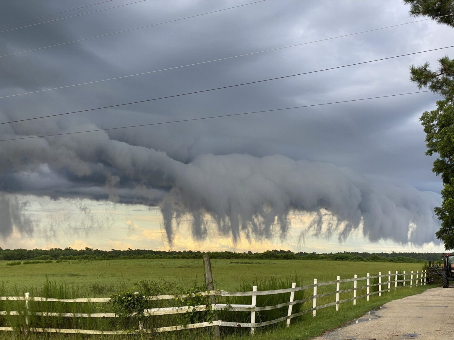 Scary-Looking South Carolina Cloud Formation Alarms Some - Hasan Jasim