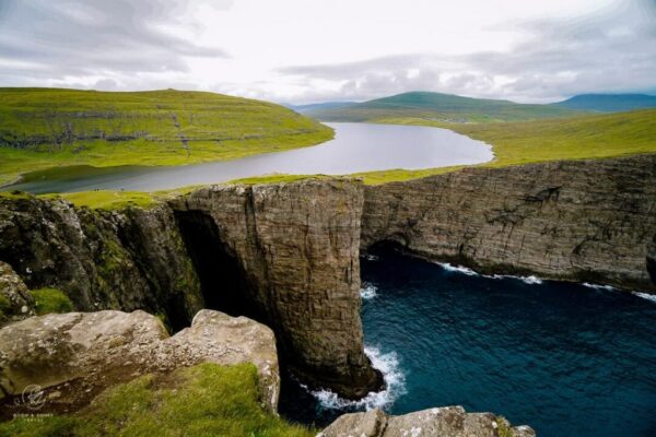 Exploring Lake Sørvágsvatn: The Illusion of Height Above the Ocean in ...