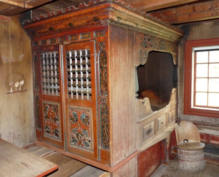 Sleeping in a Closet: The Forgotten Comfort of Medieval Box Beds ...