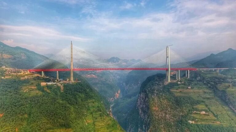 The World's Highest Bridge Stands A Dizzying 565 Meters Over A River ...