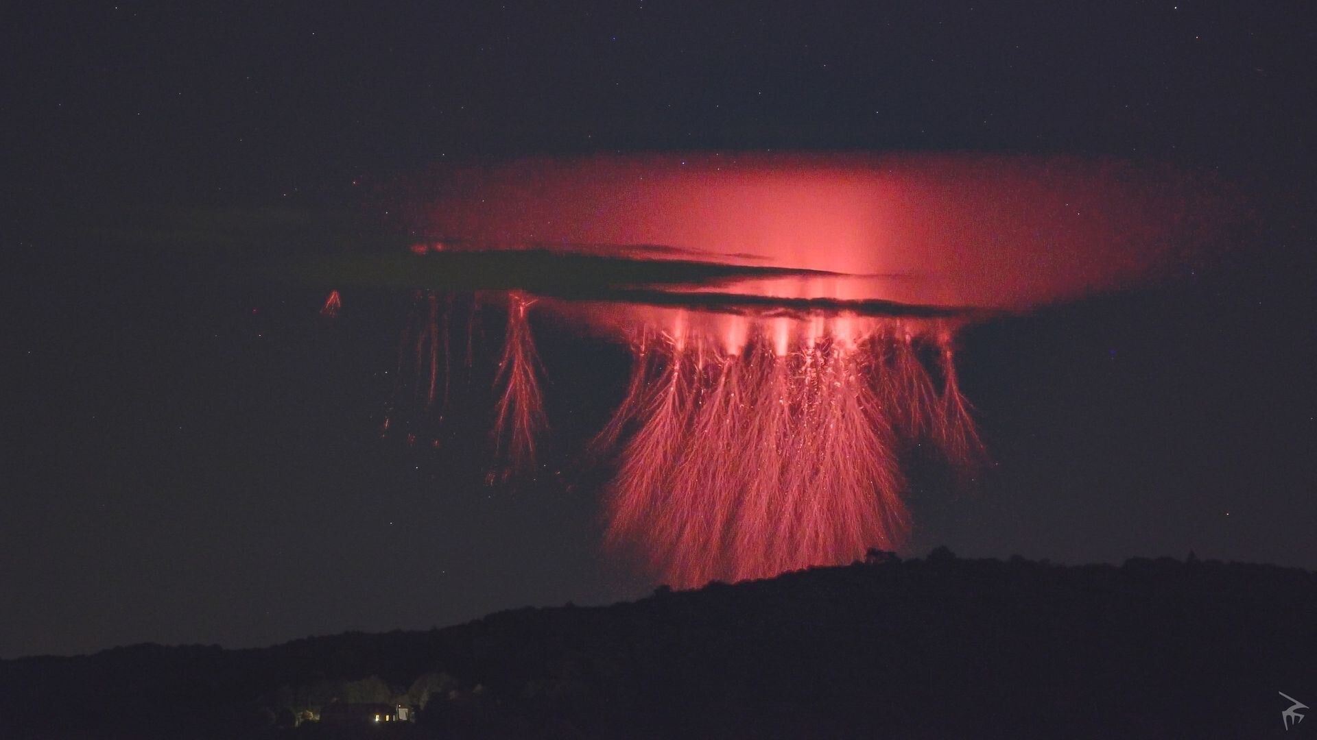 Red Sprite Lightning: The Most Disturbing Meteorological Phenomenon ...