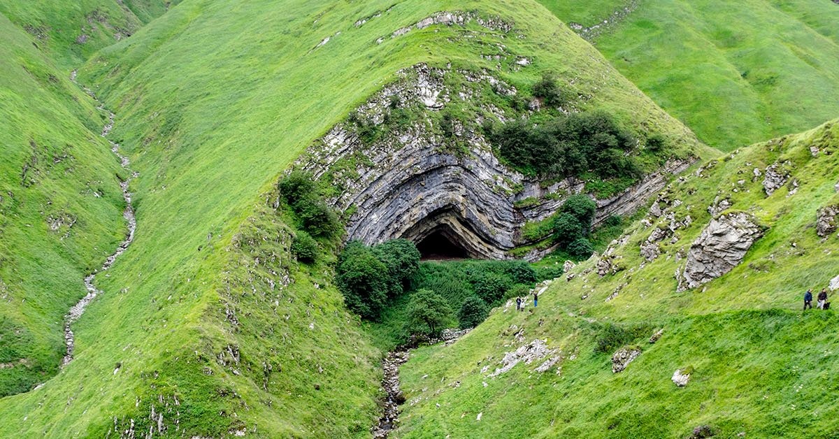 Harpea’s Cave: An Awesome Display of the Powerful Forces That Move the ...