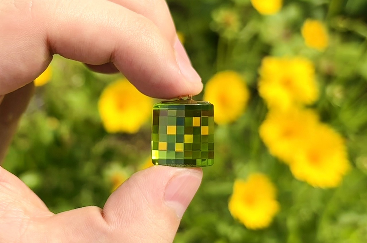 Pixelate the World: Japanese Designer Creates a Crystal Cube That Turns ...