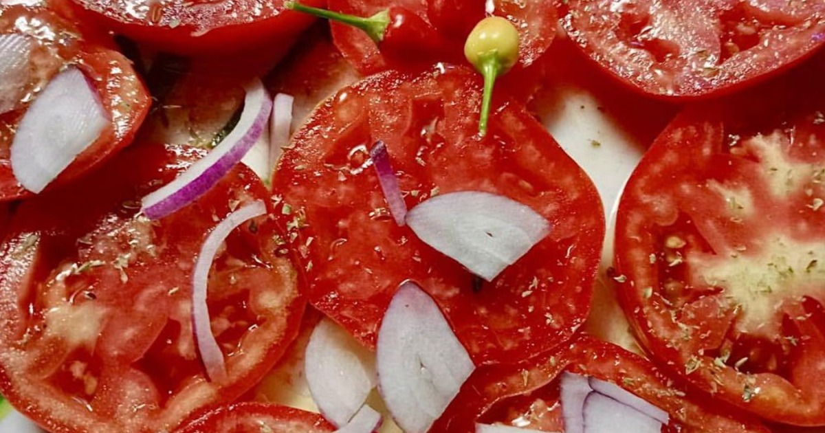 Eating tomatoes: an ally for your health and your kitchen - Hasan Jasim