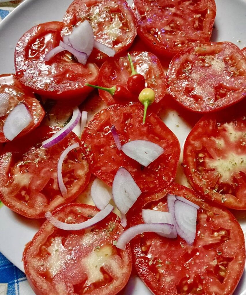 Eating tomatoes: an ally for your health and your kitchen - Hasan Jasim